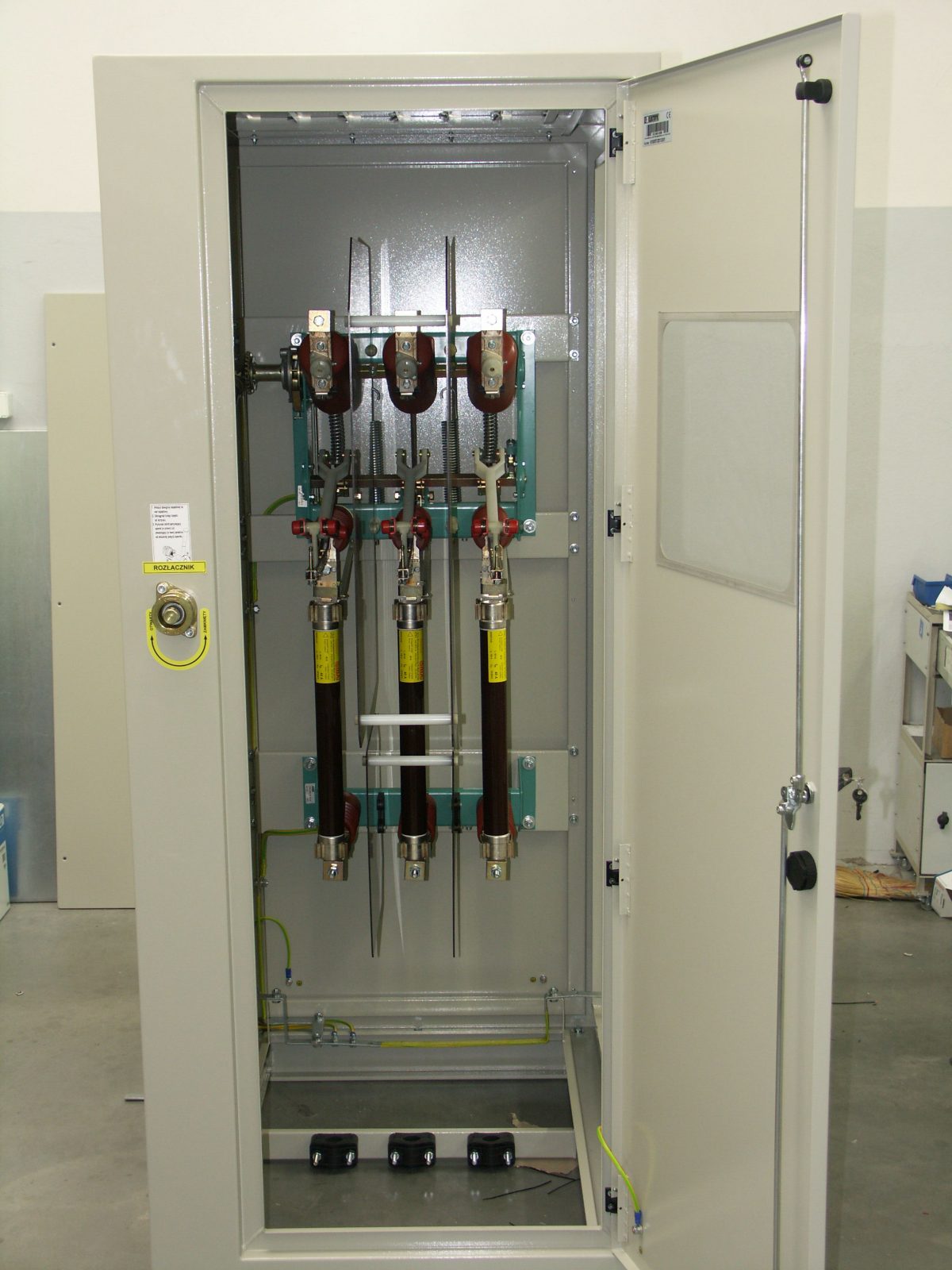 Mittelspannungs-Schaltanlagen, Schaltschränke bis 30 kV, nach Maß.